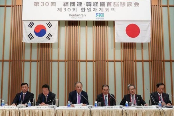 【衝撃】韓国人「教育の衰退が進む時代…当然いろいろ教えてあげるべきだよな」 | ニチカン！